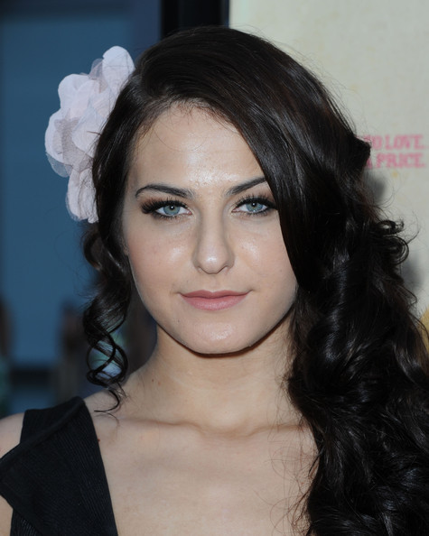 Scout Taylor-Compton (Charmed), Nashville’ın 4. sezonuna birden fazla ...