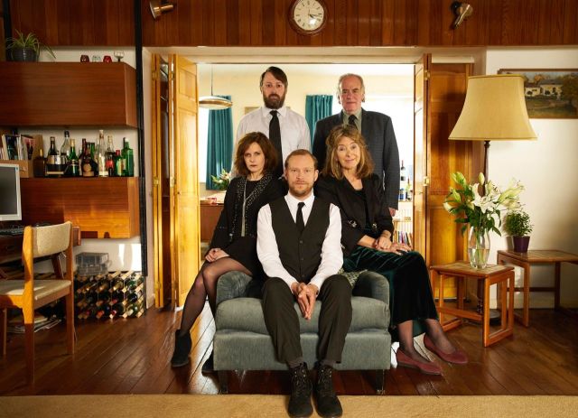 Back (Channel 4), 2. sezon onayı aldı. | 22dakika.org