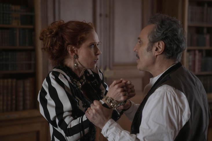 Le Bazar de la Charité (The Bonfire of Destiny) — Tanıtım | 22dakika.org