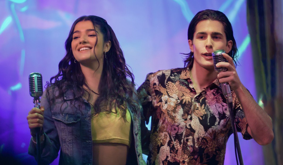 Cielo Grande (Secrets of Summer) – Tanıtım | 22dakika.org