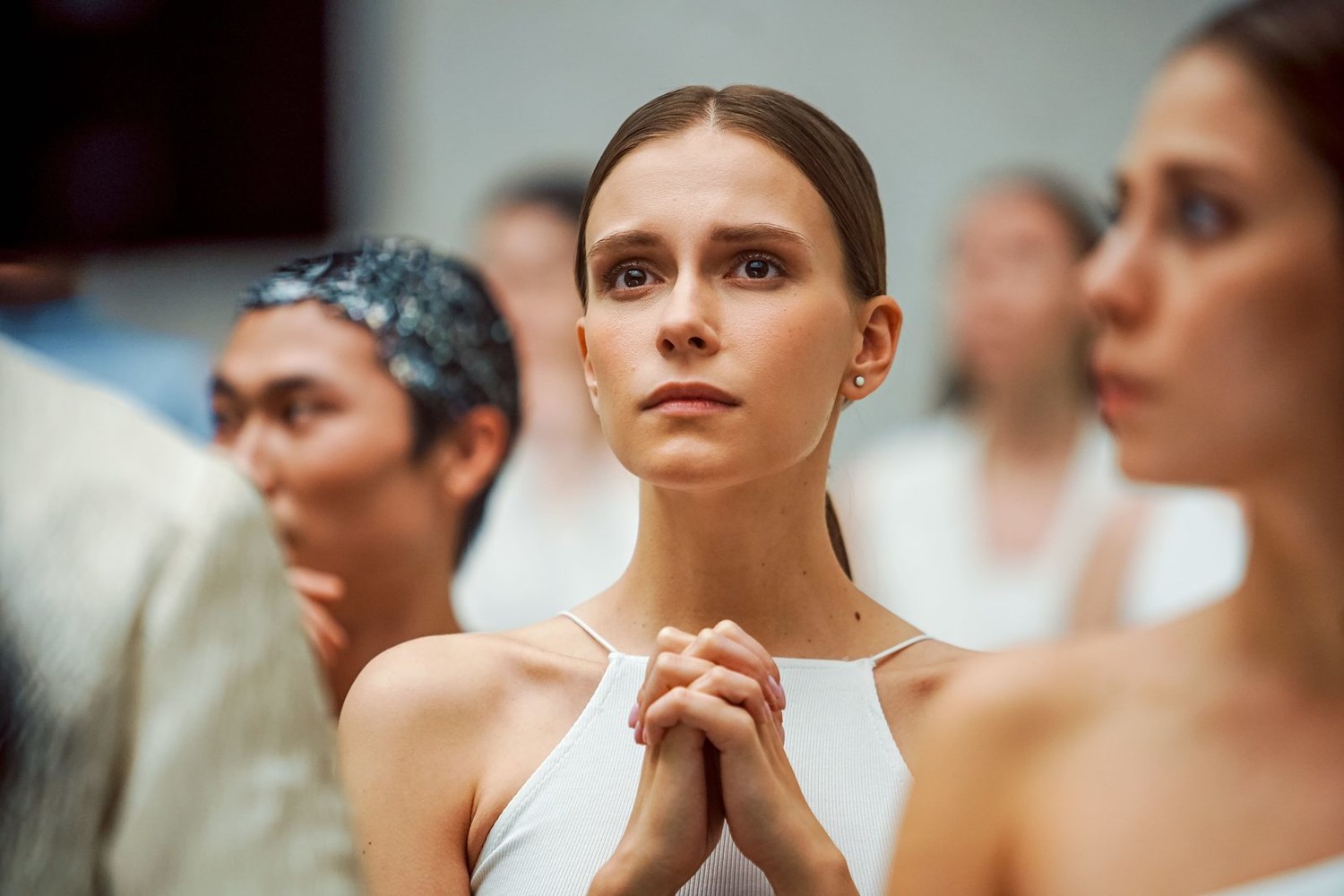 Dva Holma – Tanıtım | 22dakika.org