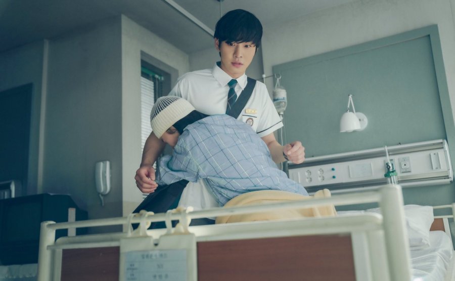 A Time Called You – Tanıtım | 22dakika.org